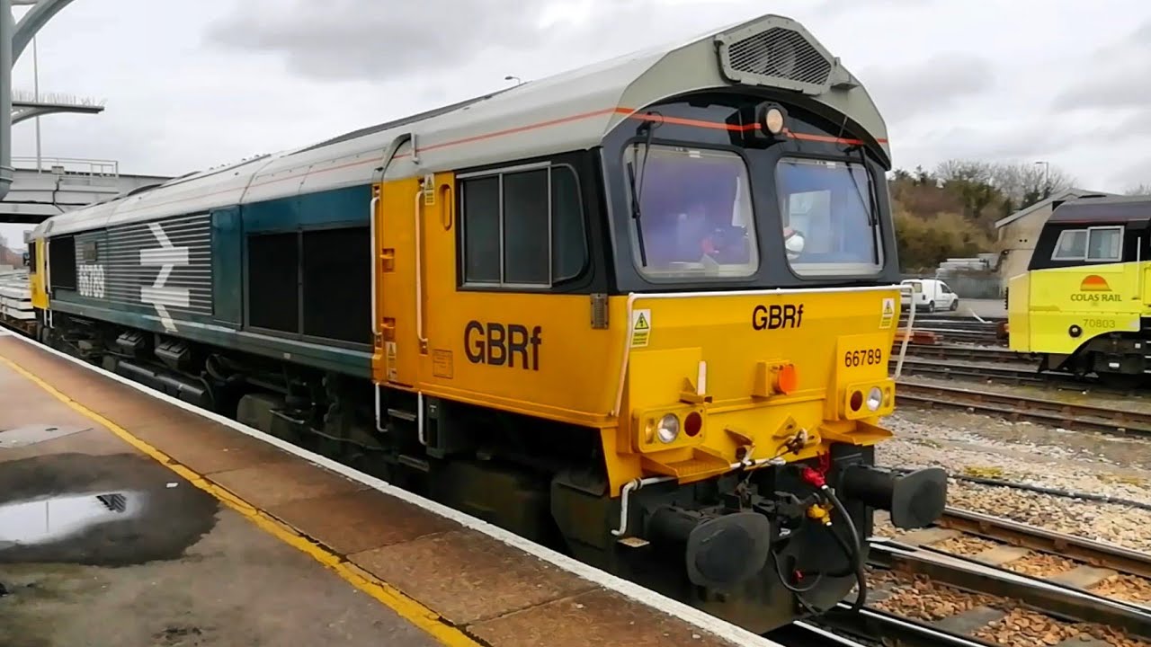 Class 66: 66789 + 66754 Pass Through Eastleigh T&T - YouTube
