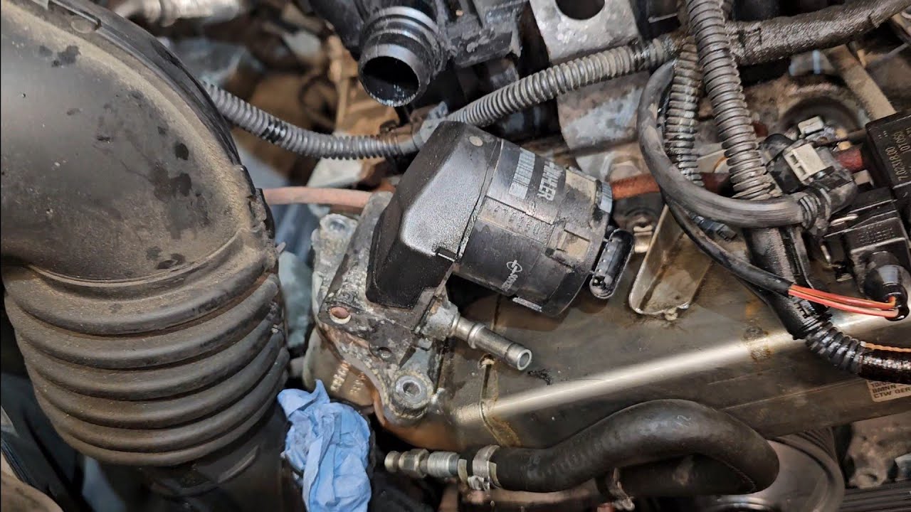 BMW 3er E90, AGR Ventil ausbauen, N47 Motor, Abgasrückführungsventil ...