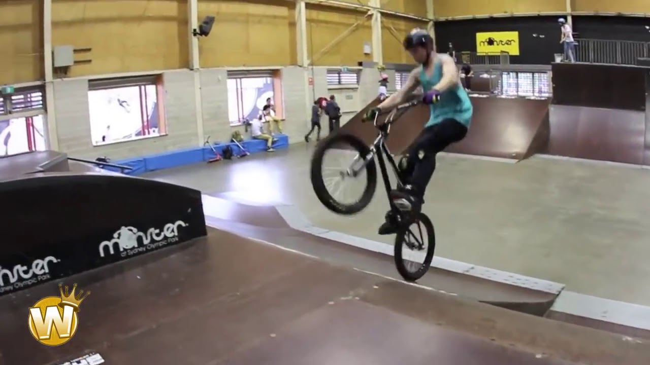 cycle stunts| BMX stunts| freestyle cycle tricks - YouTube