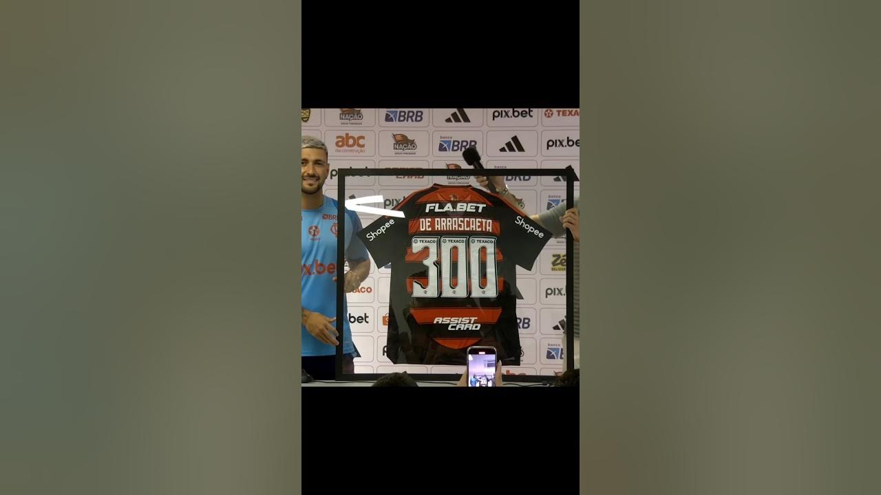 ARRASCAETA FOI HOMENAGEADO POR SEUS 300 JOGOS PELO FLAMENGO! 🔥 #shorts #flamengo - YouTube