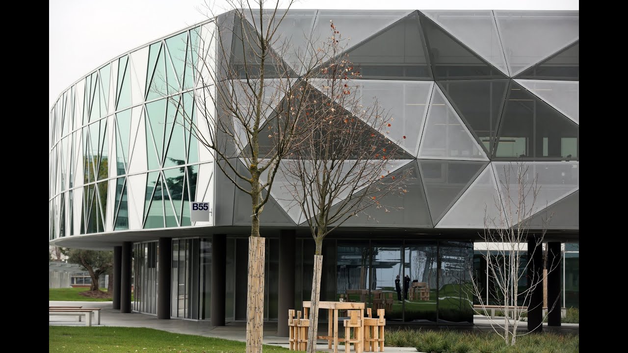 THE THREE DIMENSIONAL FACADE OF AIRBUS WINGS RESTAURANT | AERO A - YouTube