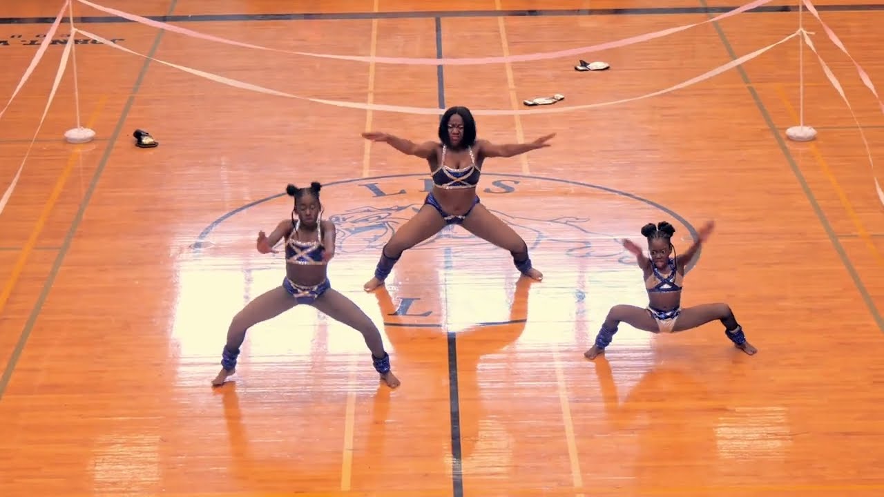 BUCKING DOWN IN THE SOUTH 2022 Trio Pink Prancing Pearls - YouTube