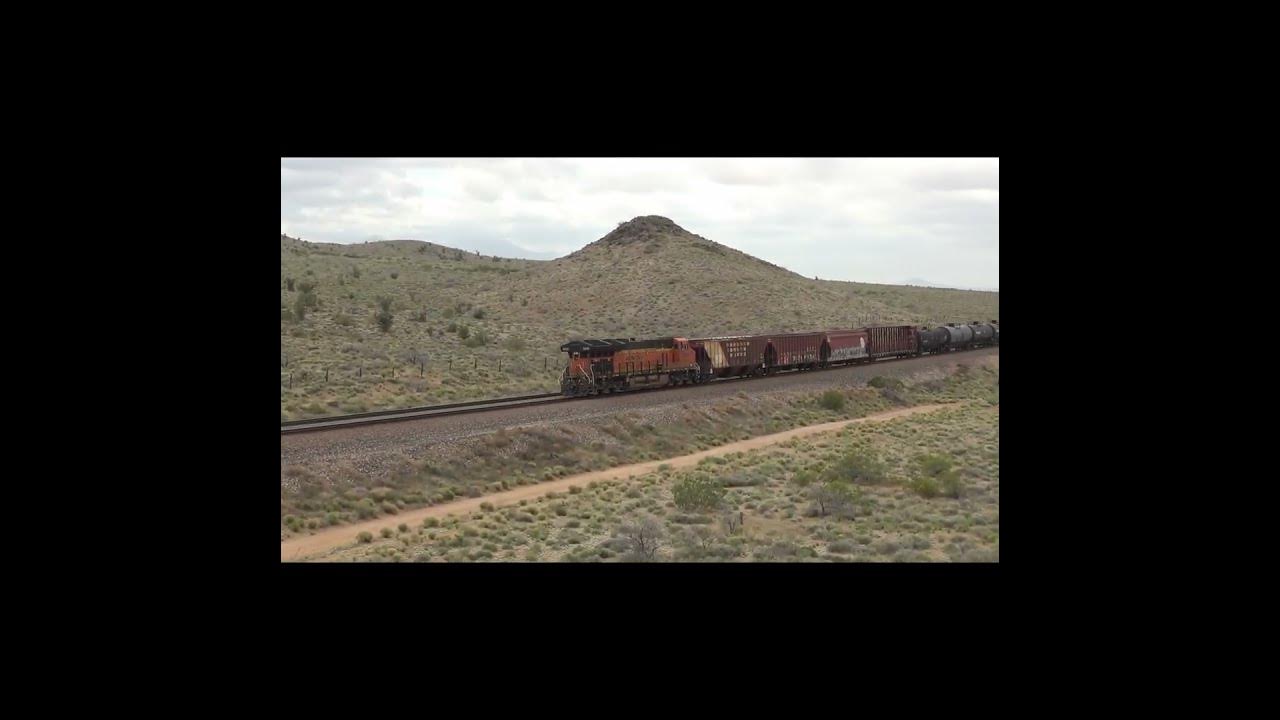 BNSF 3930 runs DP on the Seligman Subdivision - YouTube