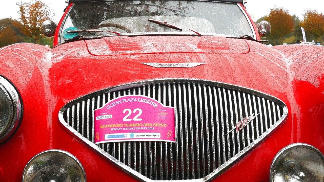 Rain stops play at the Southport Classic and Speed Car Show - YouTube
