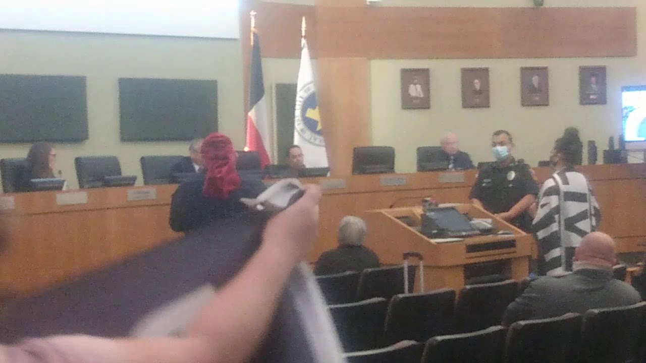 schertz Texas City Hall meeting getting wild - YouTube