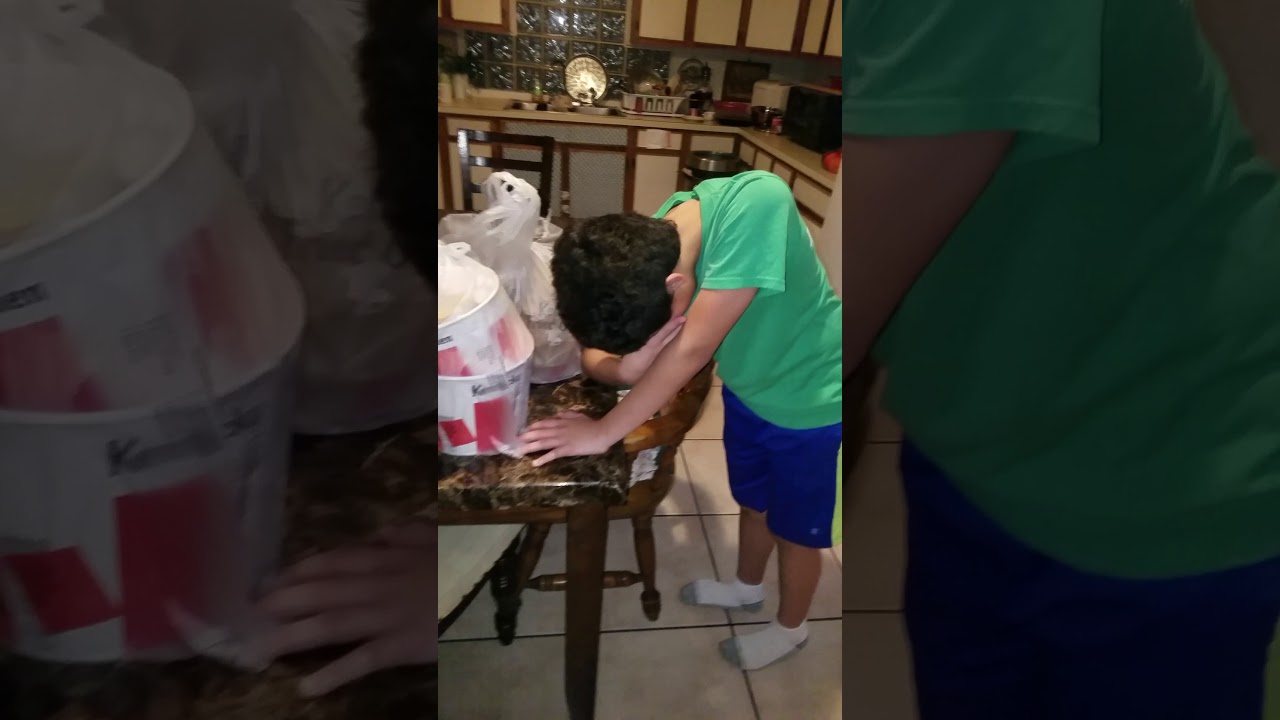 Kid cries over getting kfc - YouTube