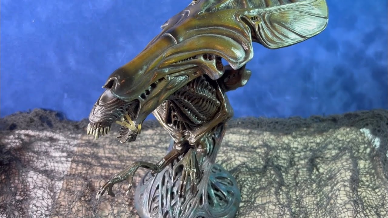Aliens Alien Queen Bust Statue by Palisades 2002 - YouTube
