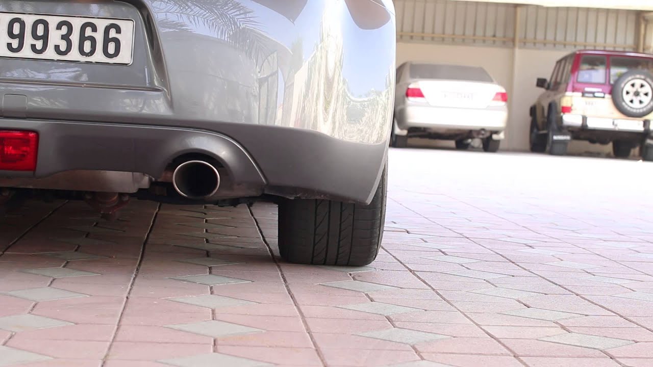 370Z stock exhaust sound - YouTube