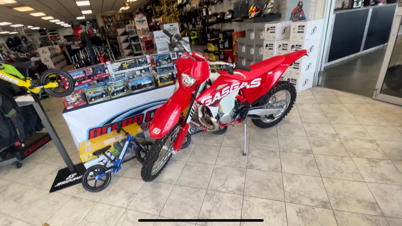 Purchasing a 2023 GAS GAS EC300 from the showroom floor! - YouTube