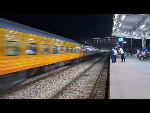 12954 August Kranti Tejas Rajdhani Express 🔥🔥 - Skipping Bharatpur ...