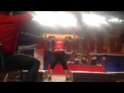 250 lb World record log press Strongwoman Kristin Rhodes - YouTube