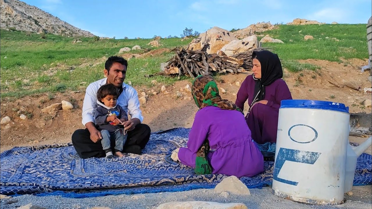 "Sohrab, a sudden angel in the life of Hajar and her children" - YouTube