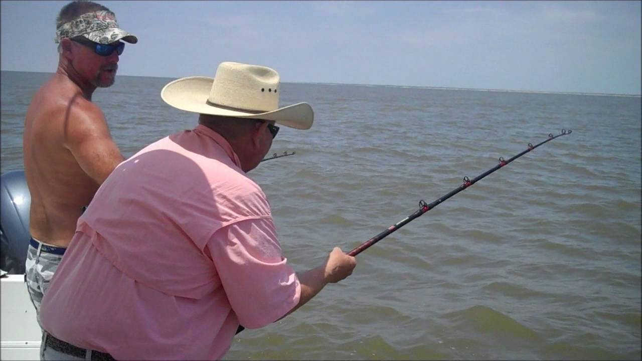 Bull Redfish near Freeport Tx - YouTube