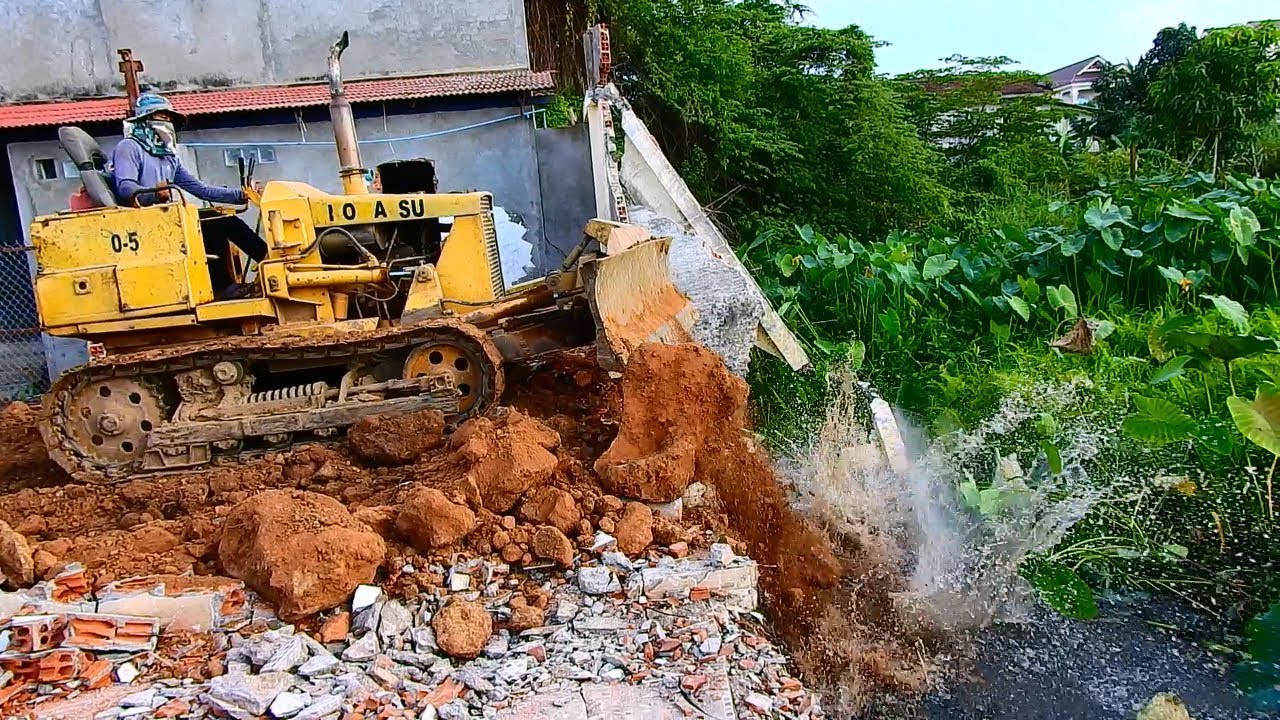 Very Deep Water....! Small Bulldozer So Hard To Filling Soil Into Water ...