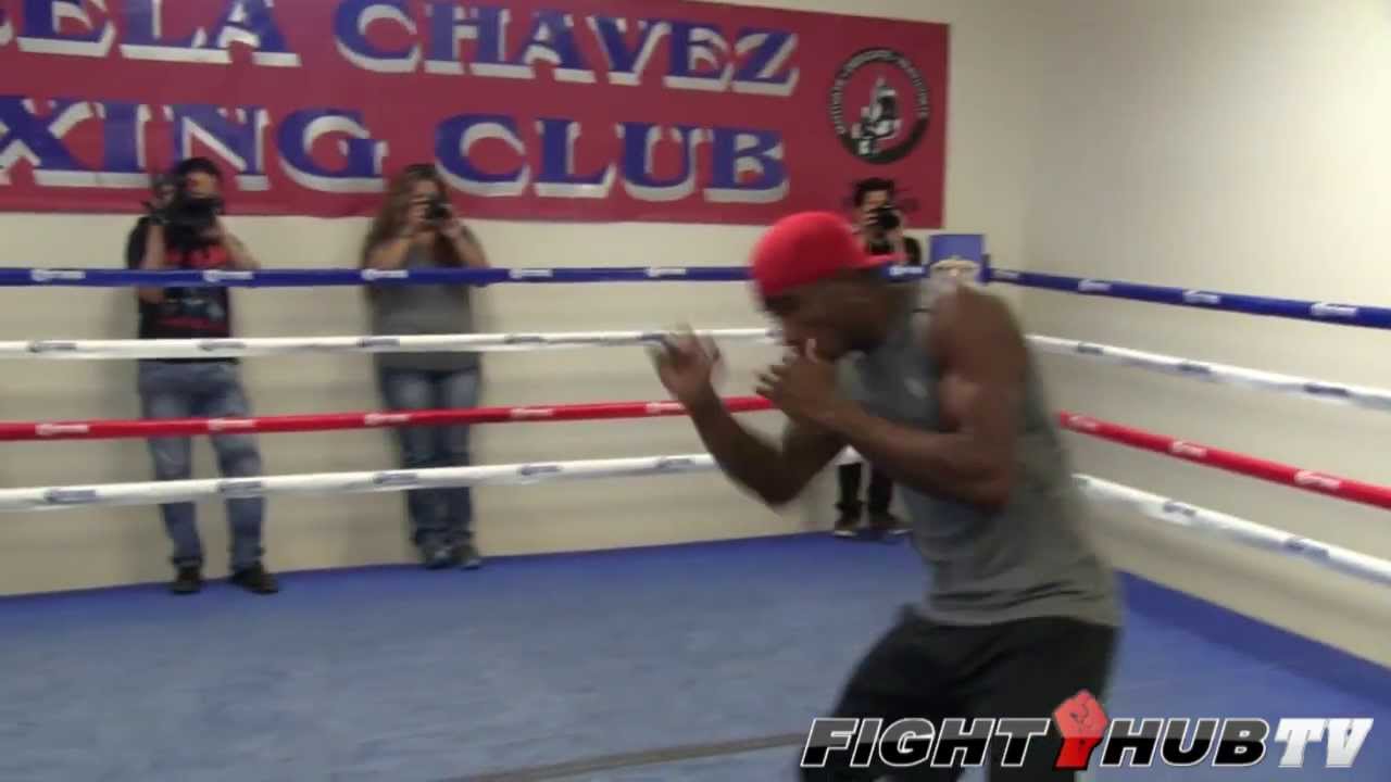 Erislandy Lara vs. Alfredo Angulo- Lara light shadow boxing - YouTube