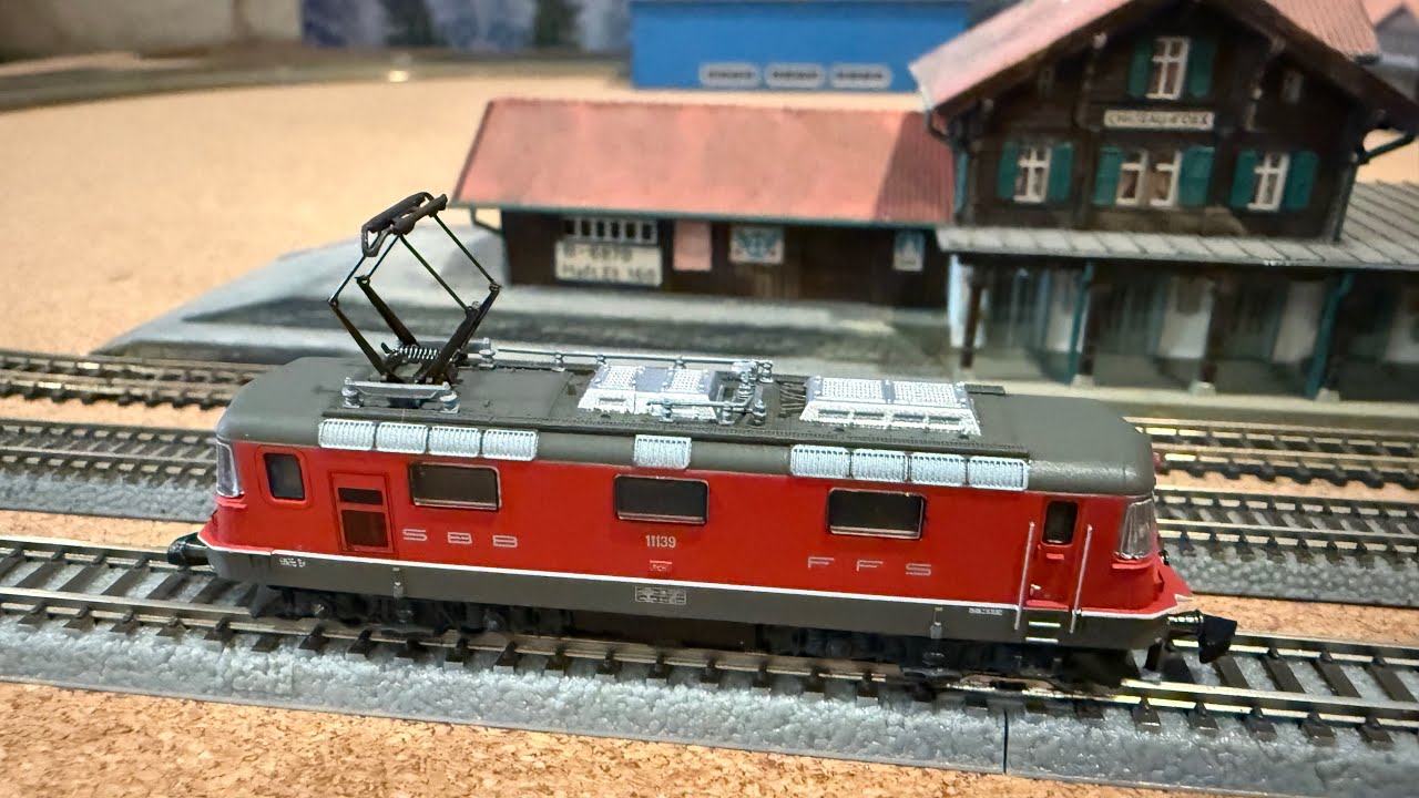 Marklin 88594 SBB Re 4/4 II Electric Locomotive Test Run at z.scale ...