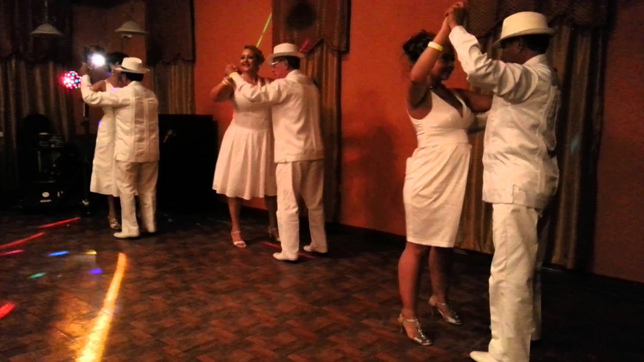 Grupo Danzonero (Asi se baila Danzon) en REYNOSA 2013 - YouTube