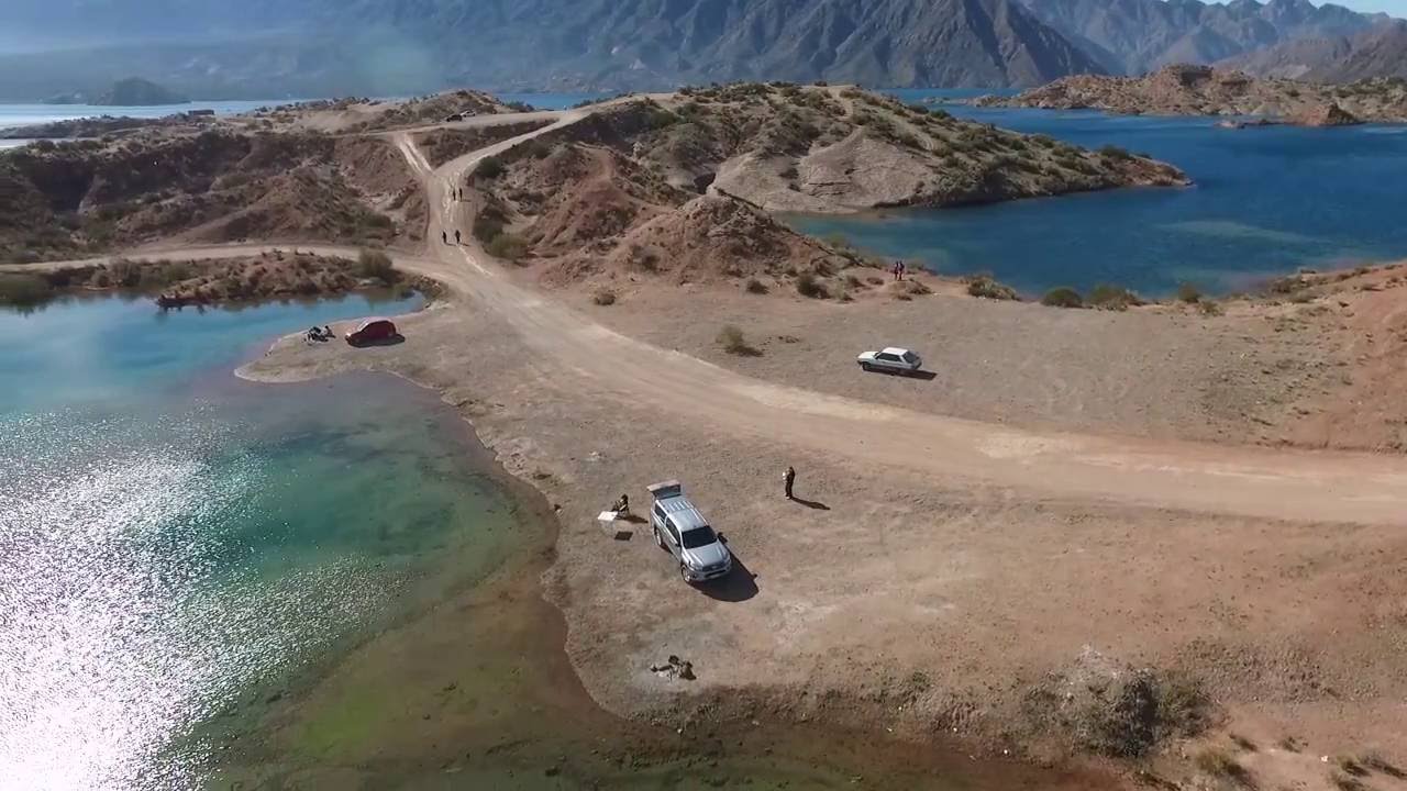 Volando sobre el Embalse Potrerillos - Mendoza- Argentina - YouTube