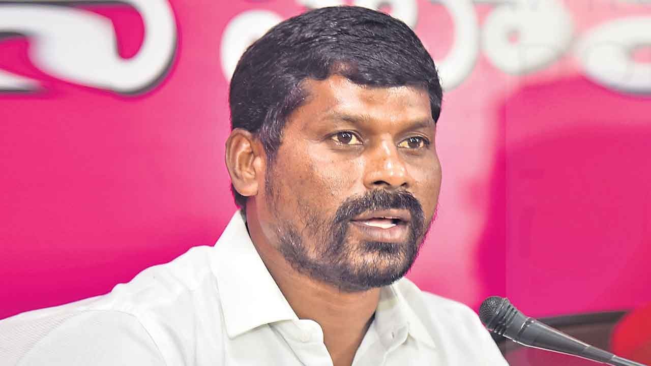 LIVE : Ex MLA Guvvala Balaraju Press Meet At Telangana Bhavan // TV45 ...