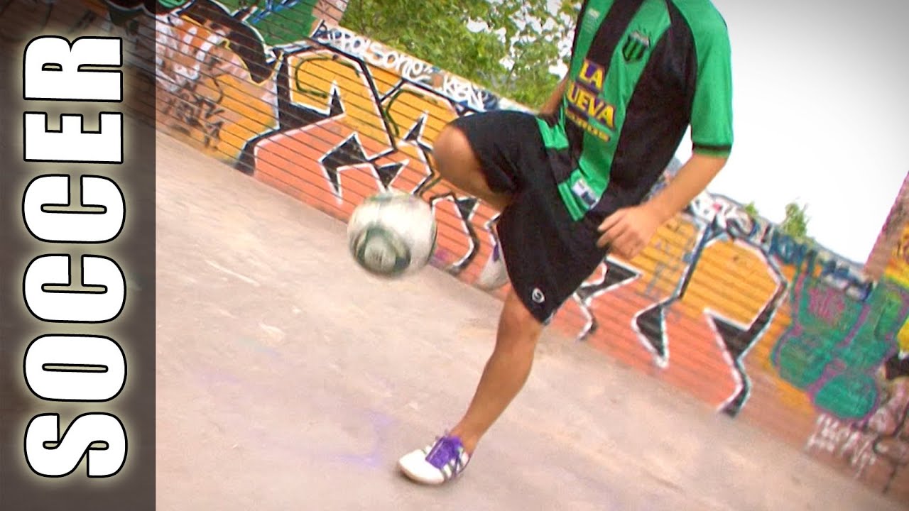 Knee Slam - Soccer moves - YouTube