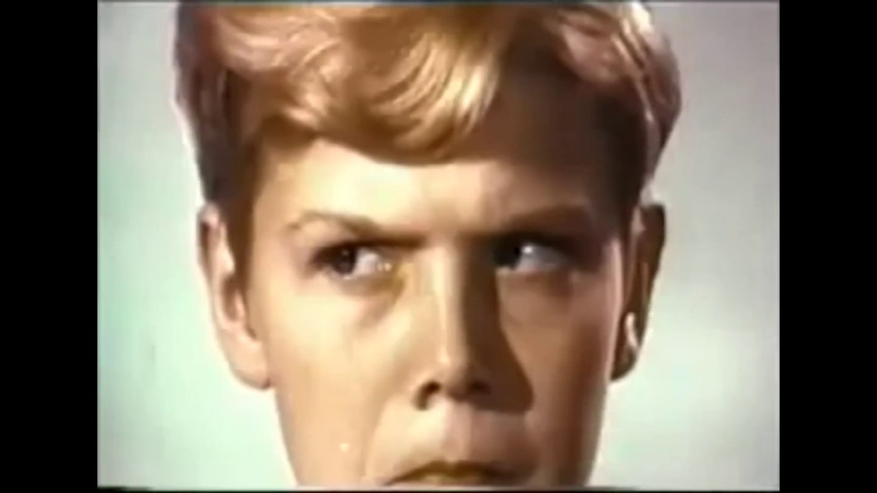 Six Finger Toy (Color, no laugh track) - YouTube