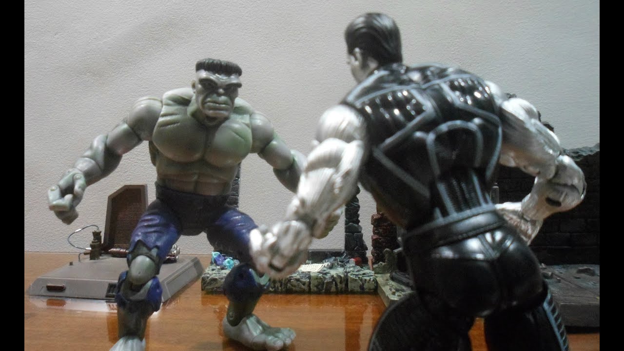 Hulk vs Colossus (STOP MOTION) - YouTube