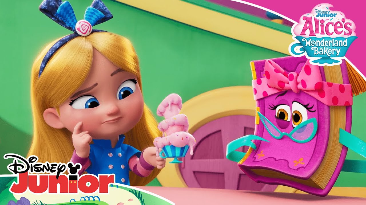 Mysterious Baker 🥧 | Alice's Wonderland Bakery 🧁 | Disney Junior MENA ...