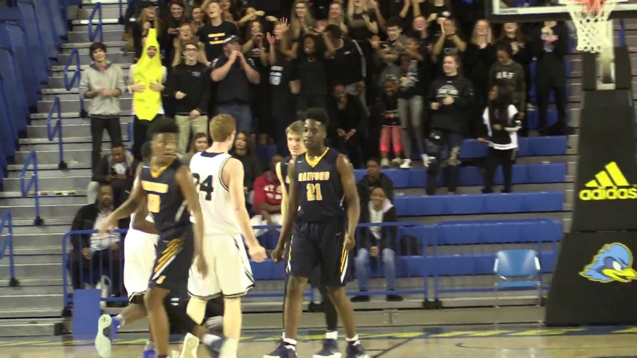 Sanford Nnanna Njoku 1 handed throw down in the paint DIAA Quarter ...