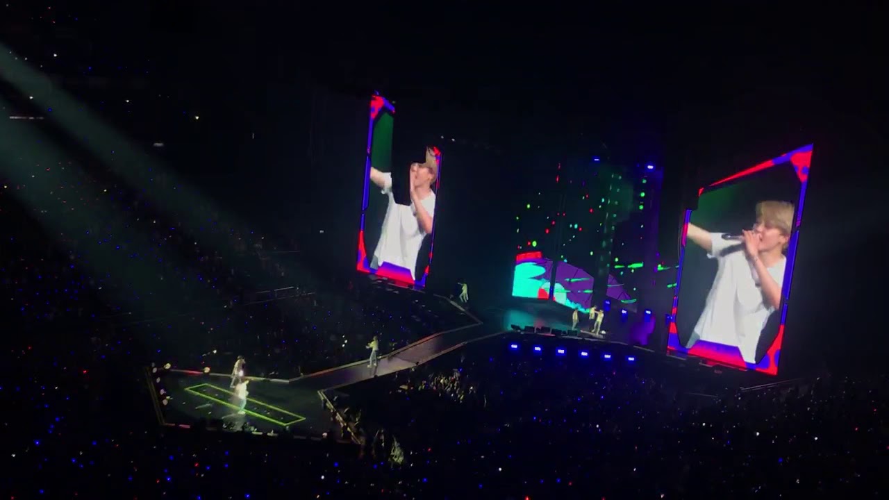 ANPANMAN || BTS World Tour: Love Yourself || O2 Arena London || 181009 ...