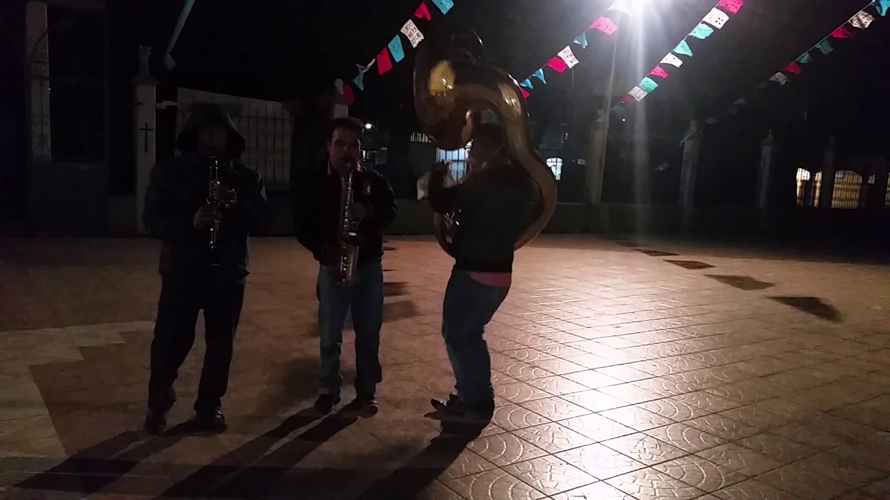 BANDA TAMBORAZO CUIXTLEÑO - YouTube