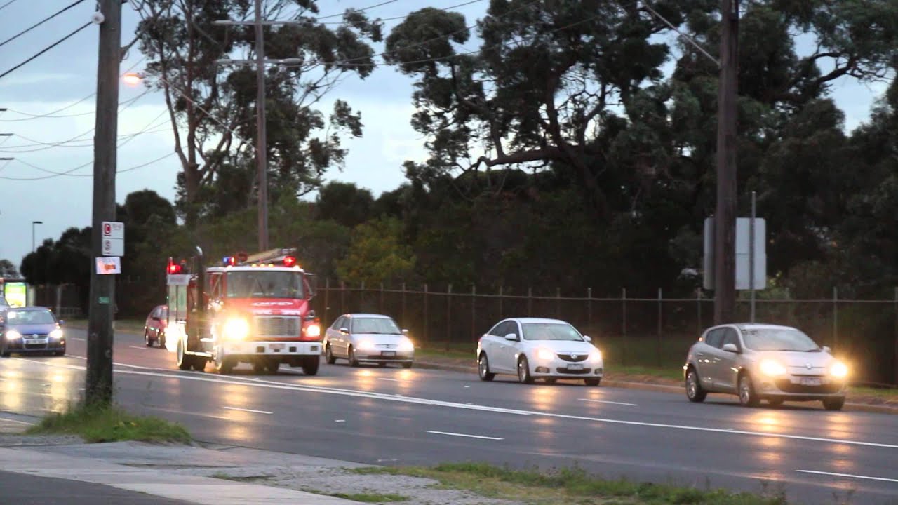 MFB - Pumper 25B Responding - YouTube