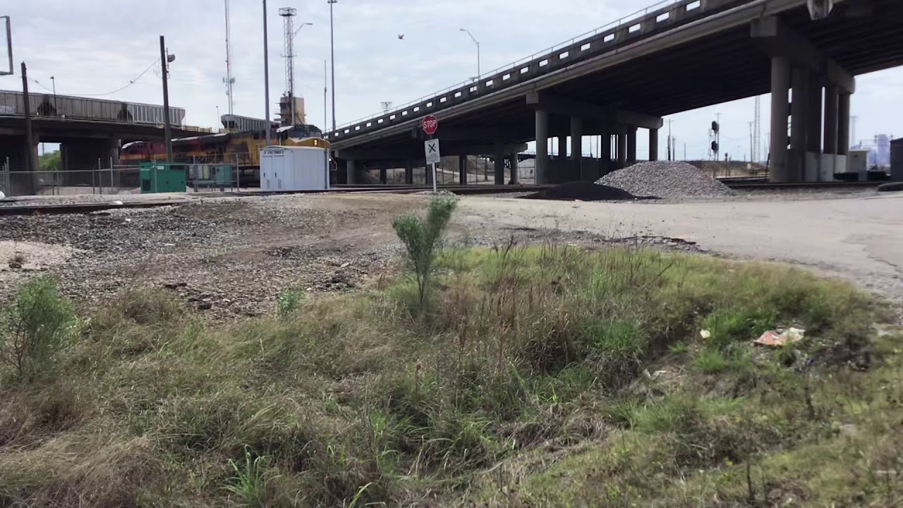 UP 5294 GEVO With KCS GEVO Power Leads Locomotive Houston,Tx - YouTube