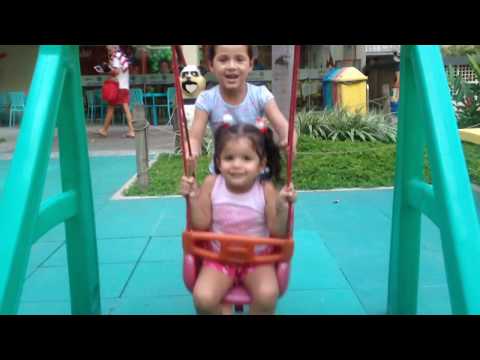 Brincando com a minha prima