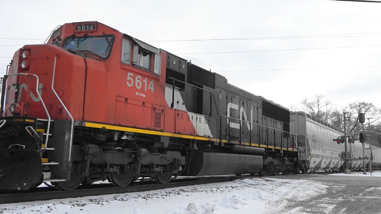 CN 2296 Leads a Grain Train, Hillsdale, IL 1/26/23 - YouTube