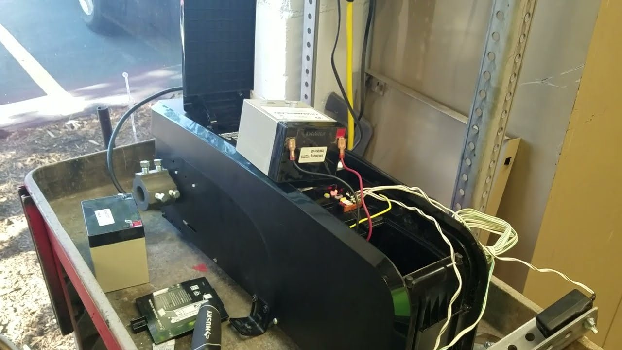 LiftMaster 8500W Battery Backup Mode - YouTube