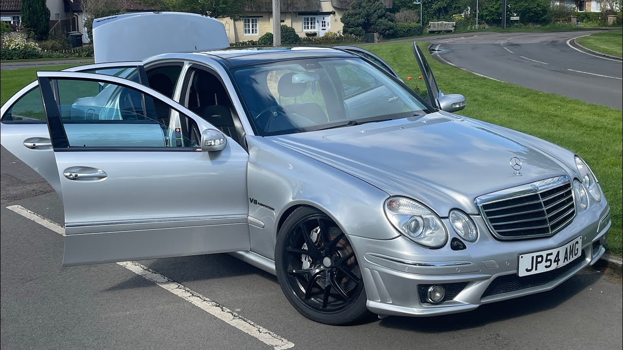 Mercedes E55 AMG - YouTube