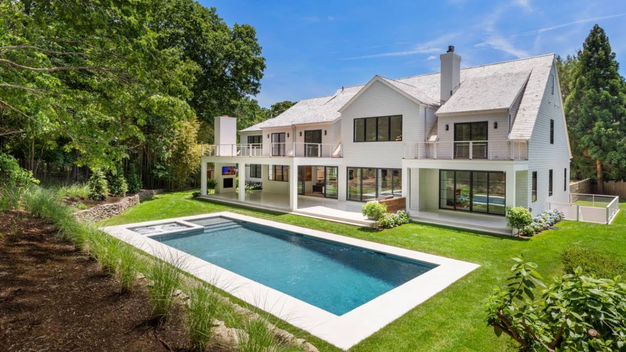 TOURING a GORGEOUS EAST HAMPTON HOME w a STUNNING POOL | 6 Sawmill Lane ...
