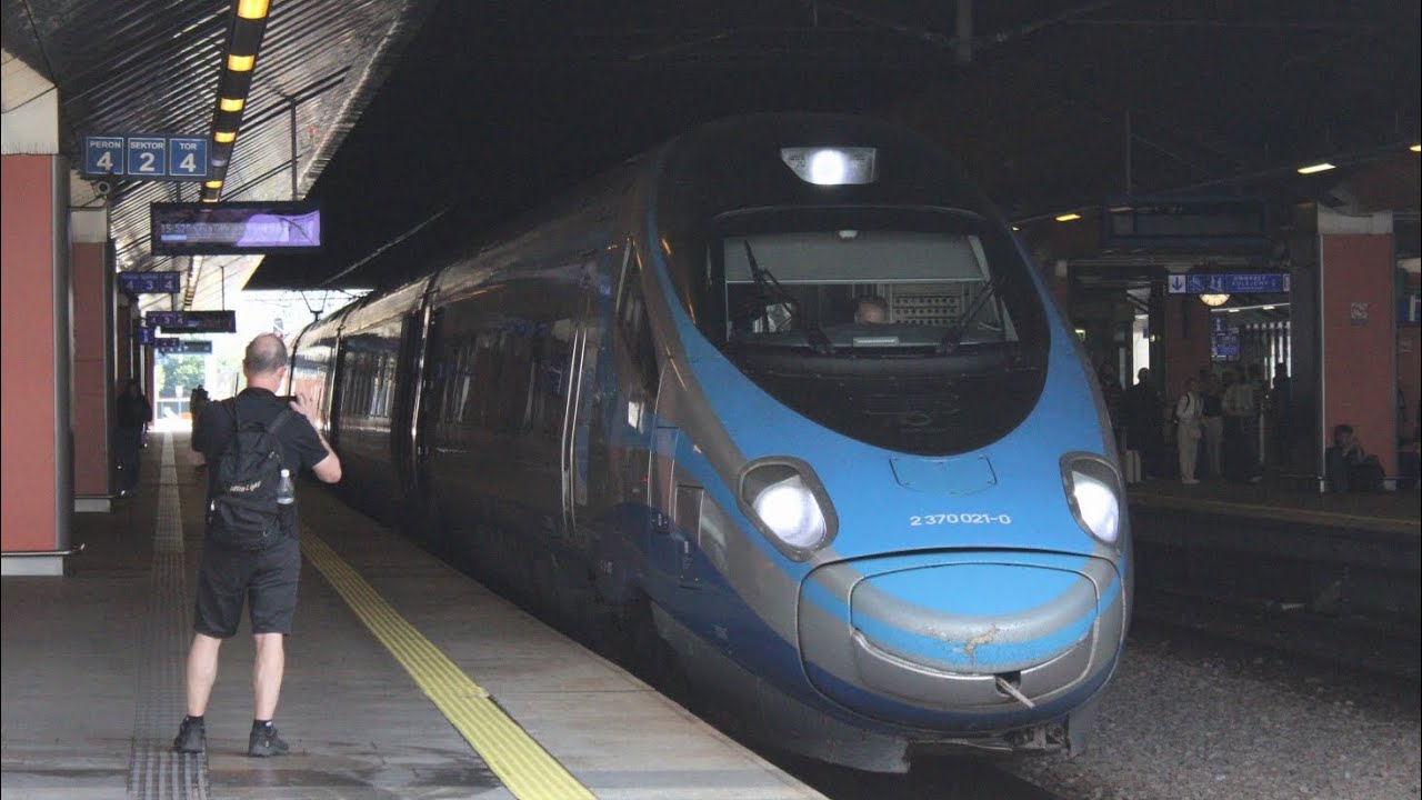 Odjazd ED250-003 jako EIP 3502 z stacji Kraków Główny - YouTube