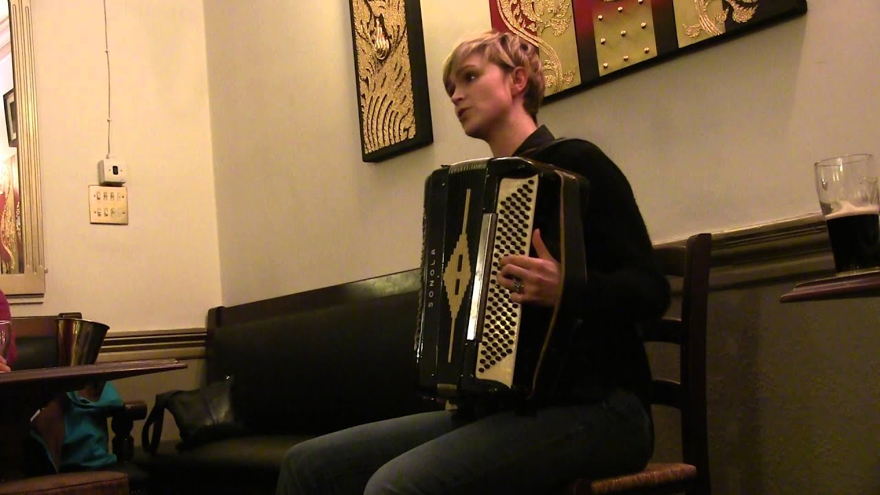 Clementine Lovell - The Galway Shawl - YouTube