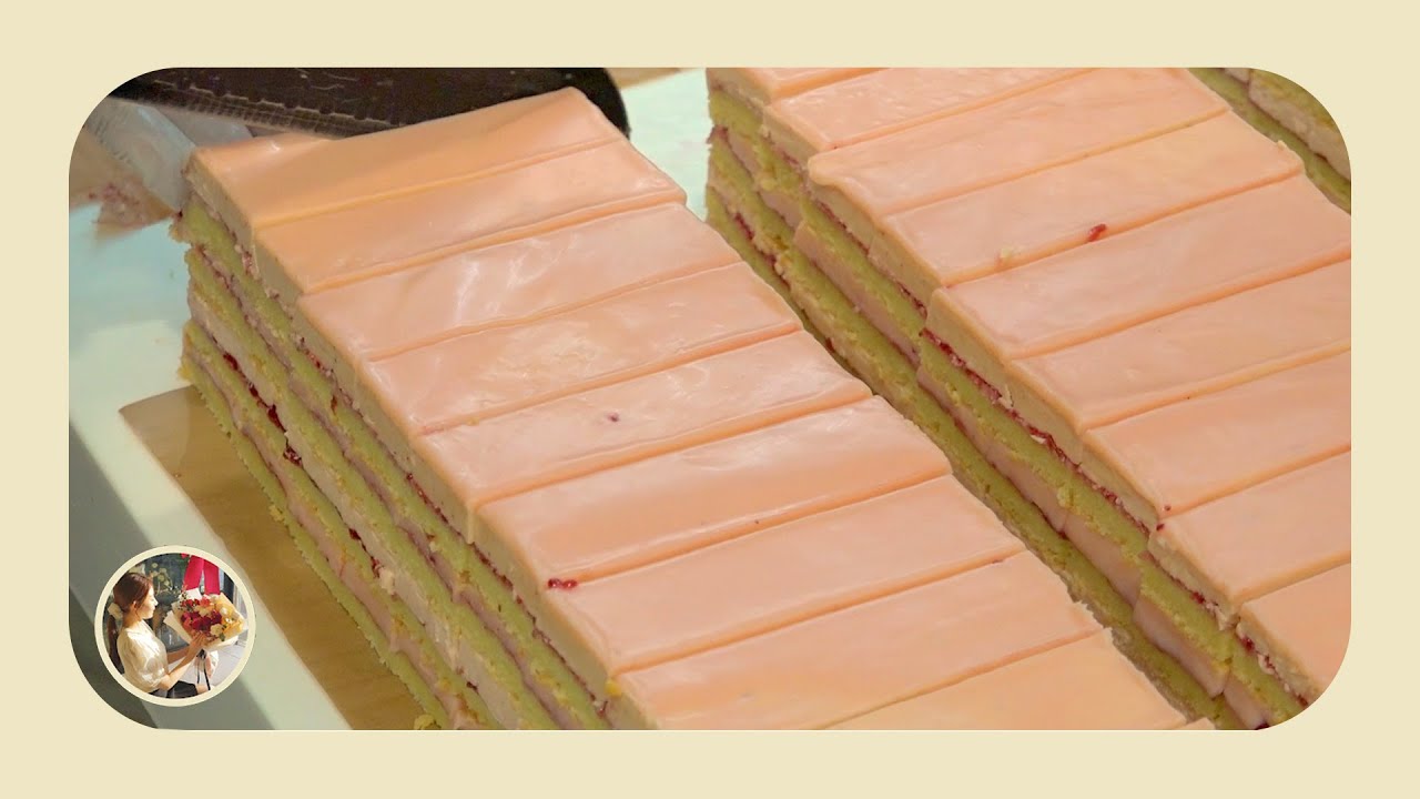 딸기 오페라 케이크 만들기 Making Strawberry Opera Cake #빅토리아레이블 - YouTube
