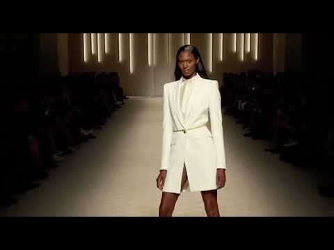The cat walk is so wild 🔥😱😱.