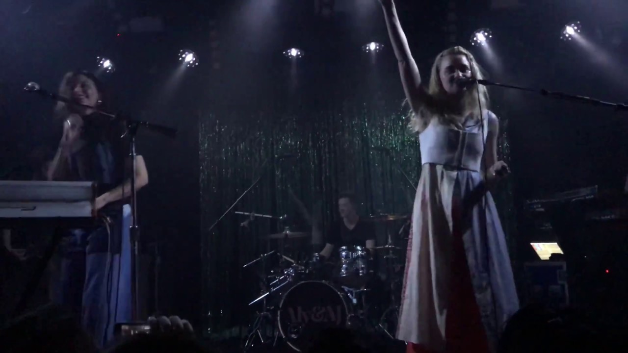 Aly & AJ performing Like Woah for the first time in 13 years - YouTube