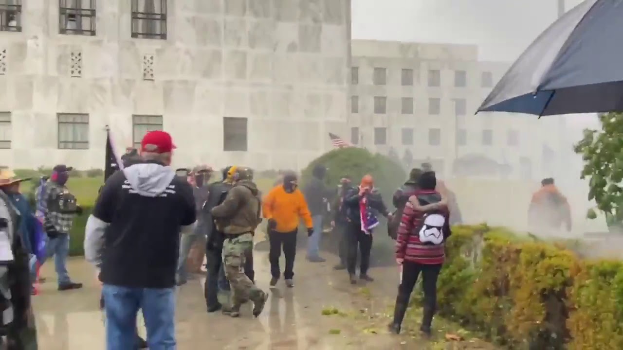 Proud boys first fight left wing counter protestors in front of the ...