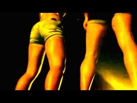 gostosas fica pelada  em  baile funk