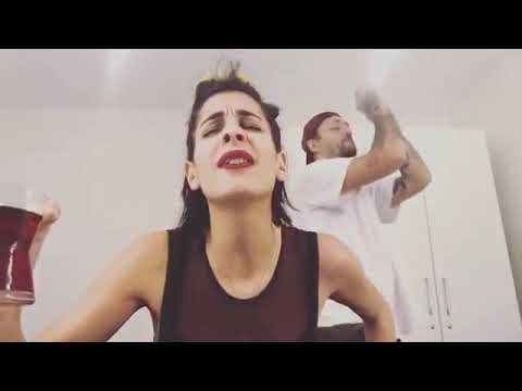 Biz iki Şişman Komik Şarkı 😂