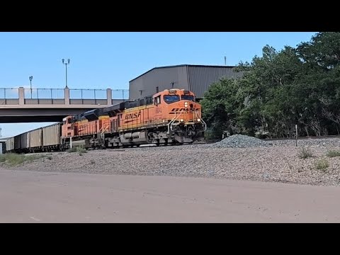 BNSF 6043 ES44AC Leader Full Coal Train SB Blows Horn By Me! - YouTube