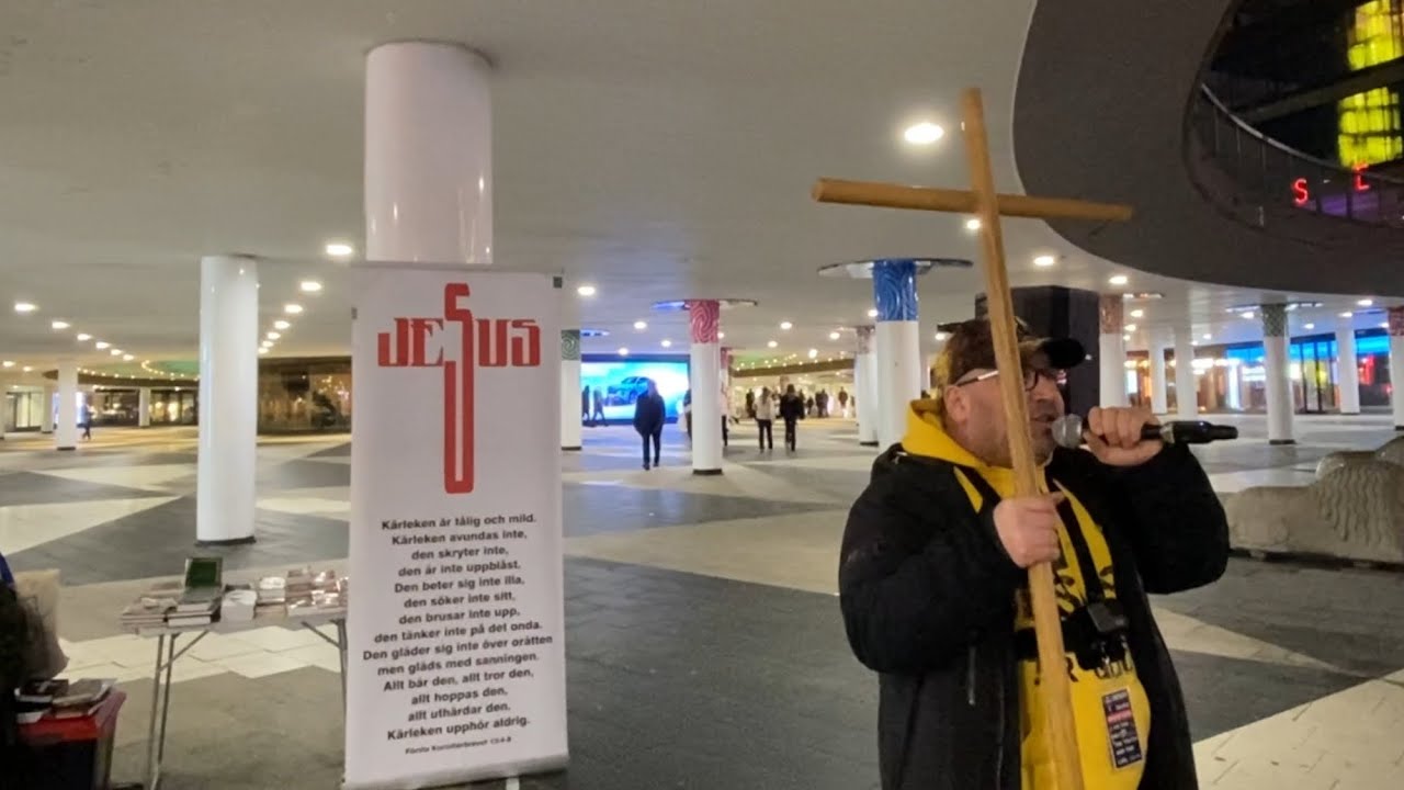 All ära till vår Gud Fadern & Sonen & Den Helige Anden Amen. Plattan ...