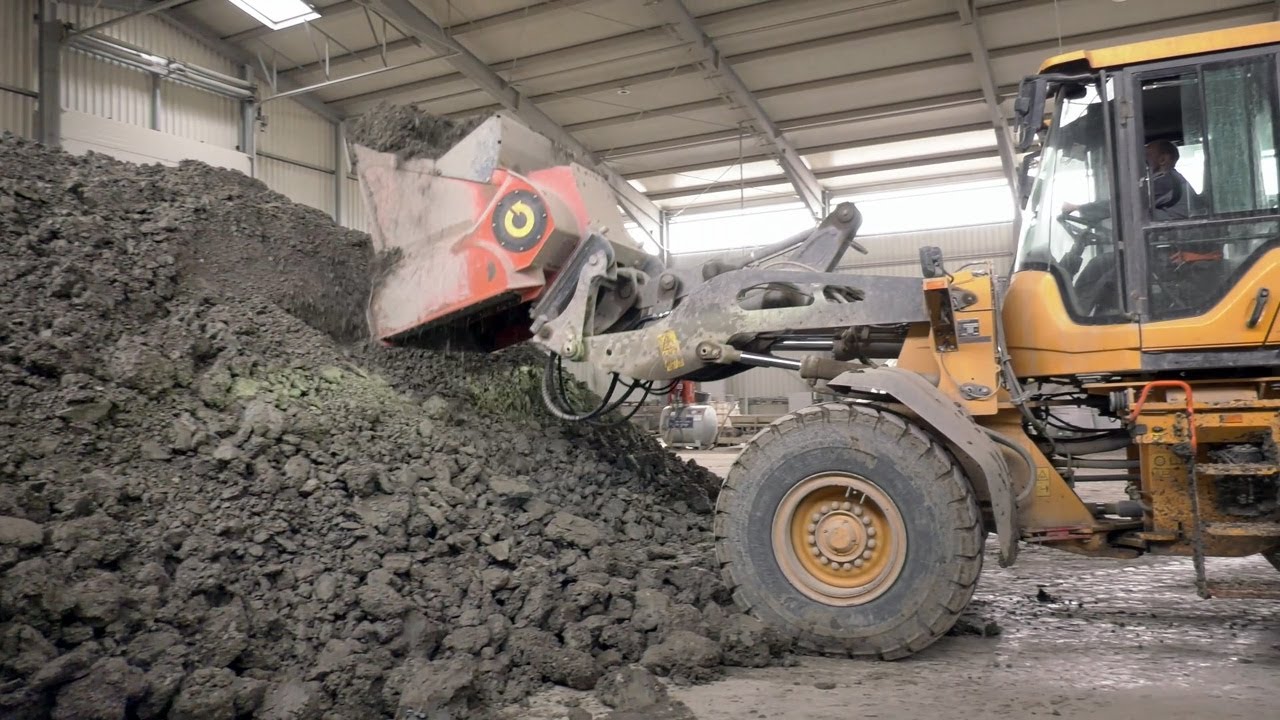 Ein Natur-Rohstoff für viele Produkte - Ton aus Friedland - YouTube