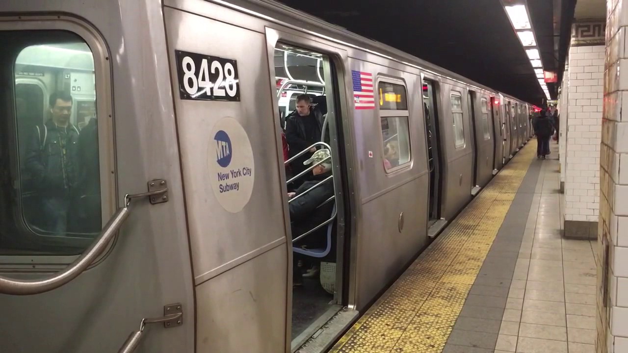 MTA New York City Subway: (J) trains at Canal St - YouTube