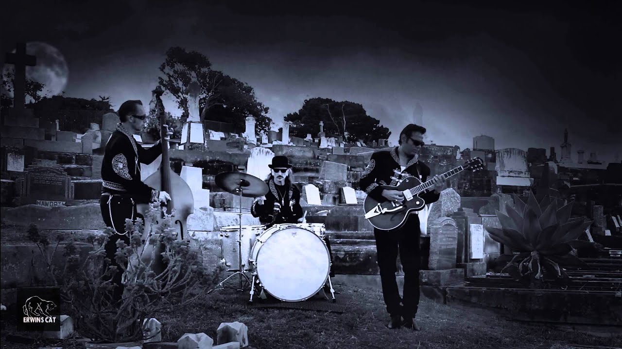 Rotoscoping and Compositing Sample with After Effects CC - YouTube